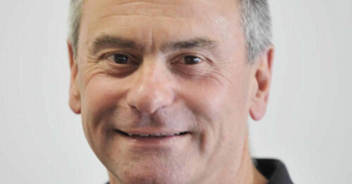 Graham Elliott | World Travellers Elliott Travel - World Travellers